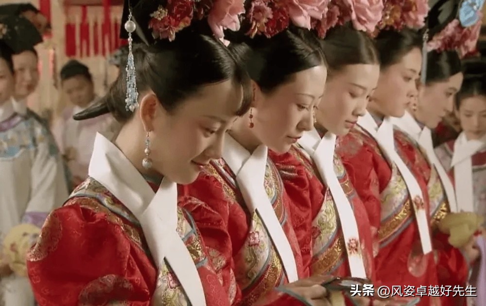 After the fall of the Qing Dynasty, where did the beautiful court ...