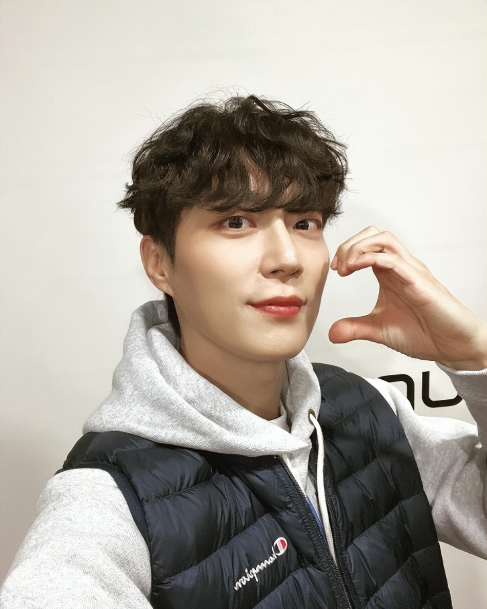 Inventory of 12 "dinosaur face" Korean stars, SJ Donghae and SEVENTEEN ...