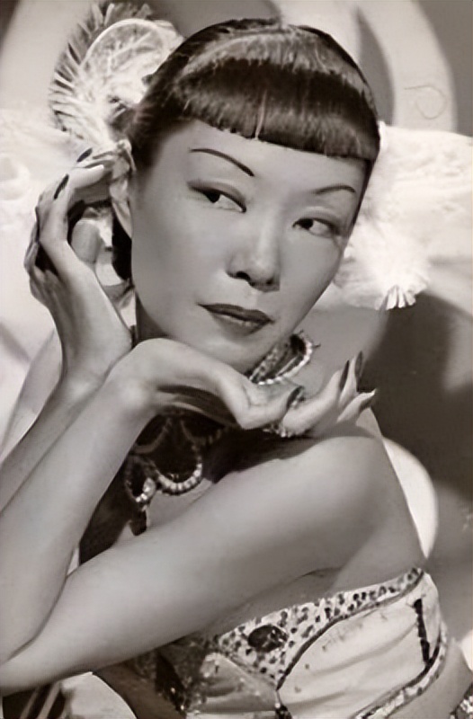 "Asian beauty" Zun Long: No father, no mother, no children, no daughter ...