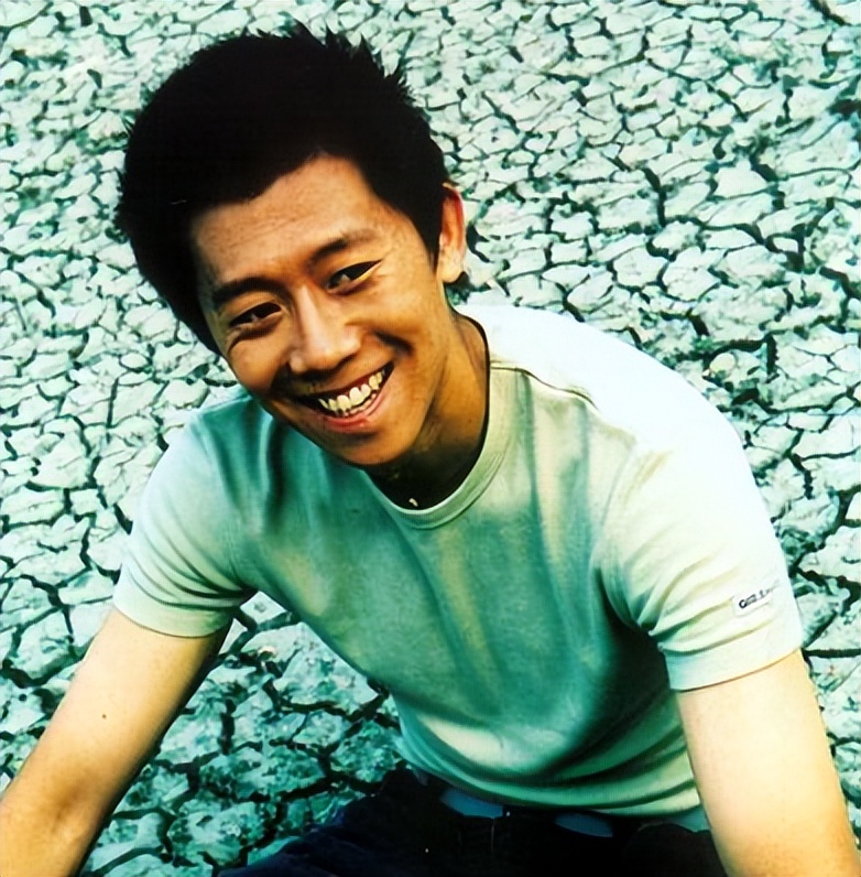 At the age of 17, he was the youngest actor: working for half a year ...