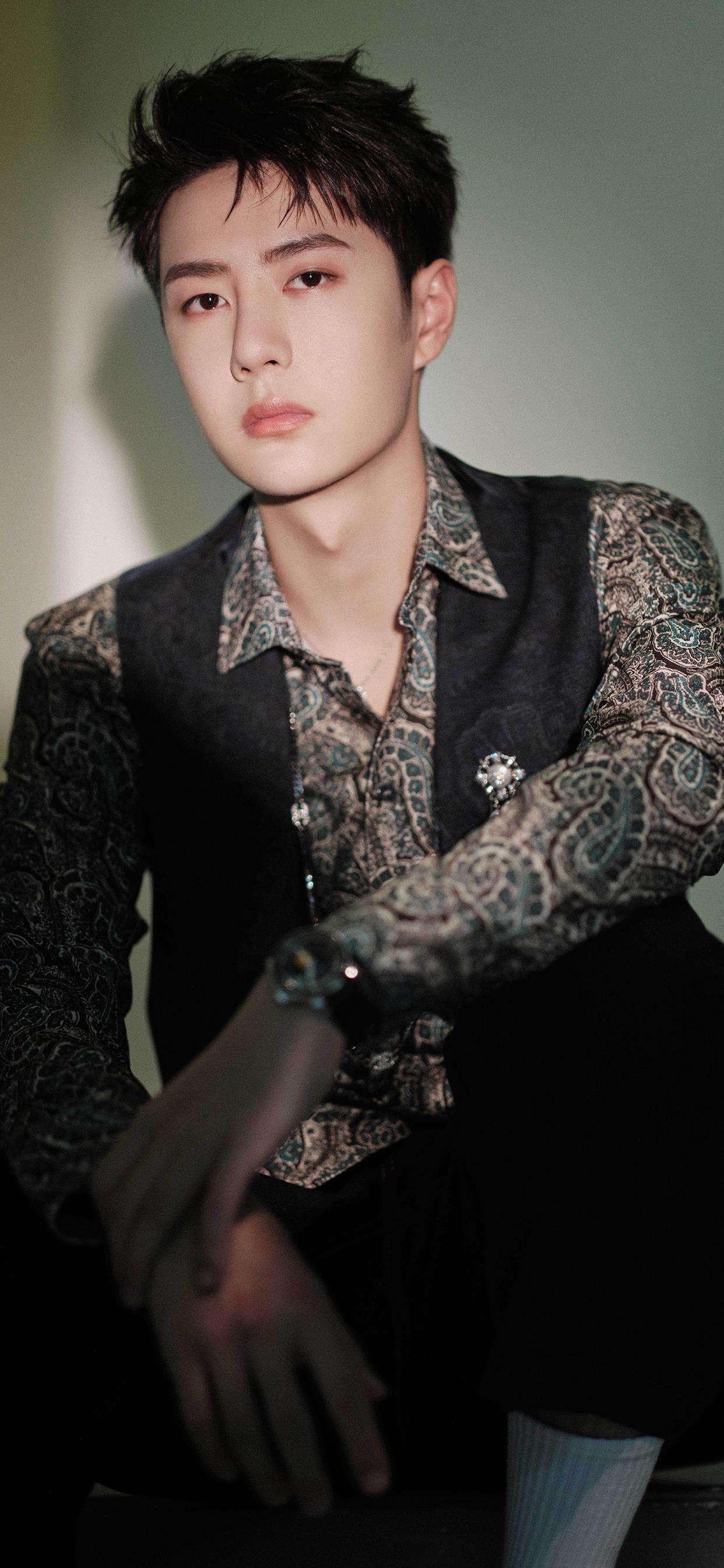 Wang Yibo wallpaper | star idol wallpaper - iMedia