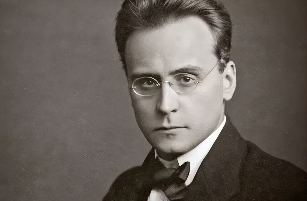 An introduction to Anton von Webern's major works and his influence on ...