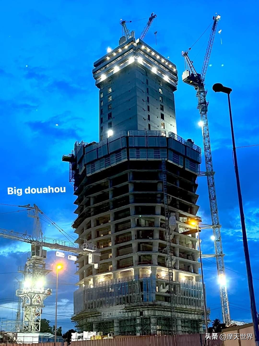 Aiming to compete for the tallest building in Africa - Tour F in ...