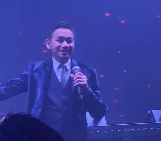 The actor and Luo Dahua sang in a bar in Jiaxing. It was incredible ...