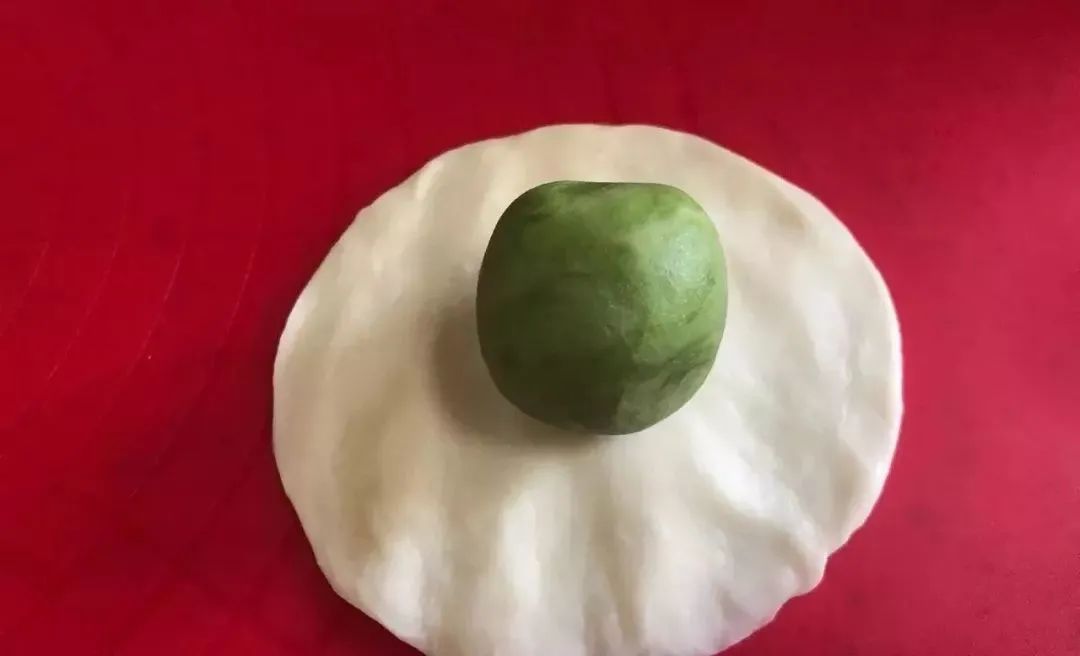 Baked// Rainbow Lotus Paste Egg Yolk Crisp - iNEWS