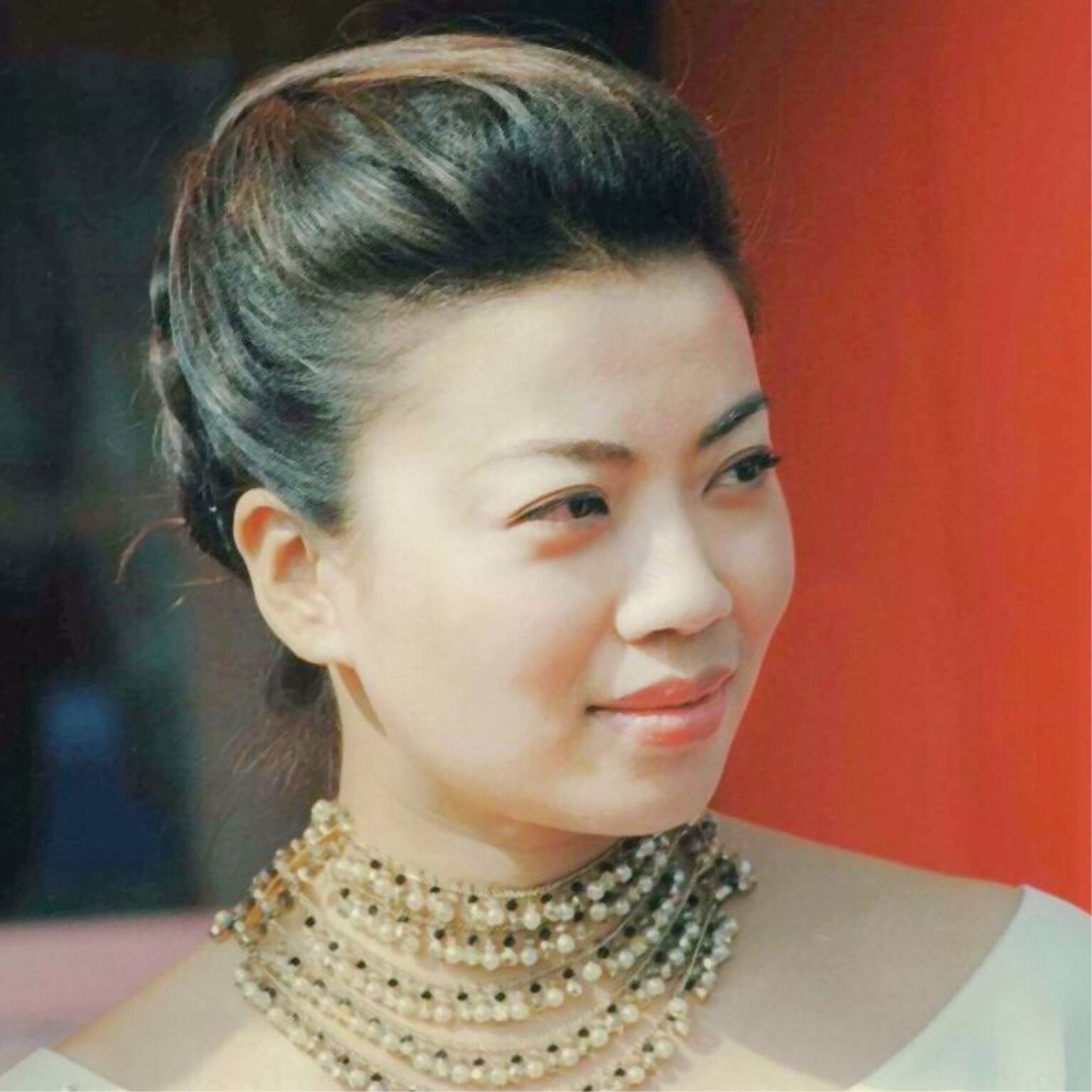 Spring Festival Gala singer Zhang Ye, 55 years old, unmarried and ...