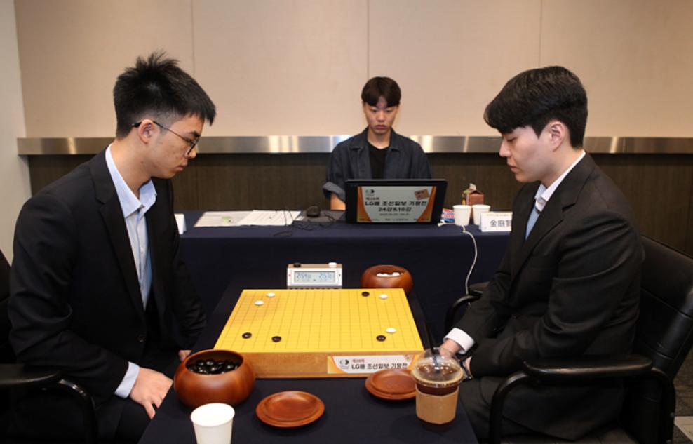 After being upset in the LG Cup and defeating Shen Zhenzhen, Li Weiqing ...