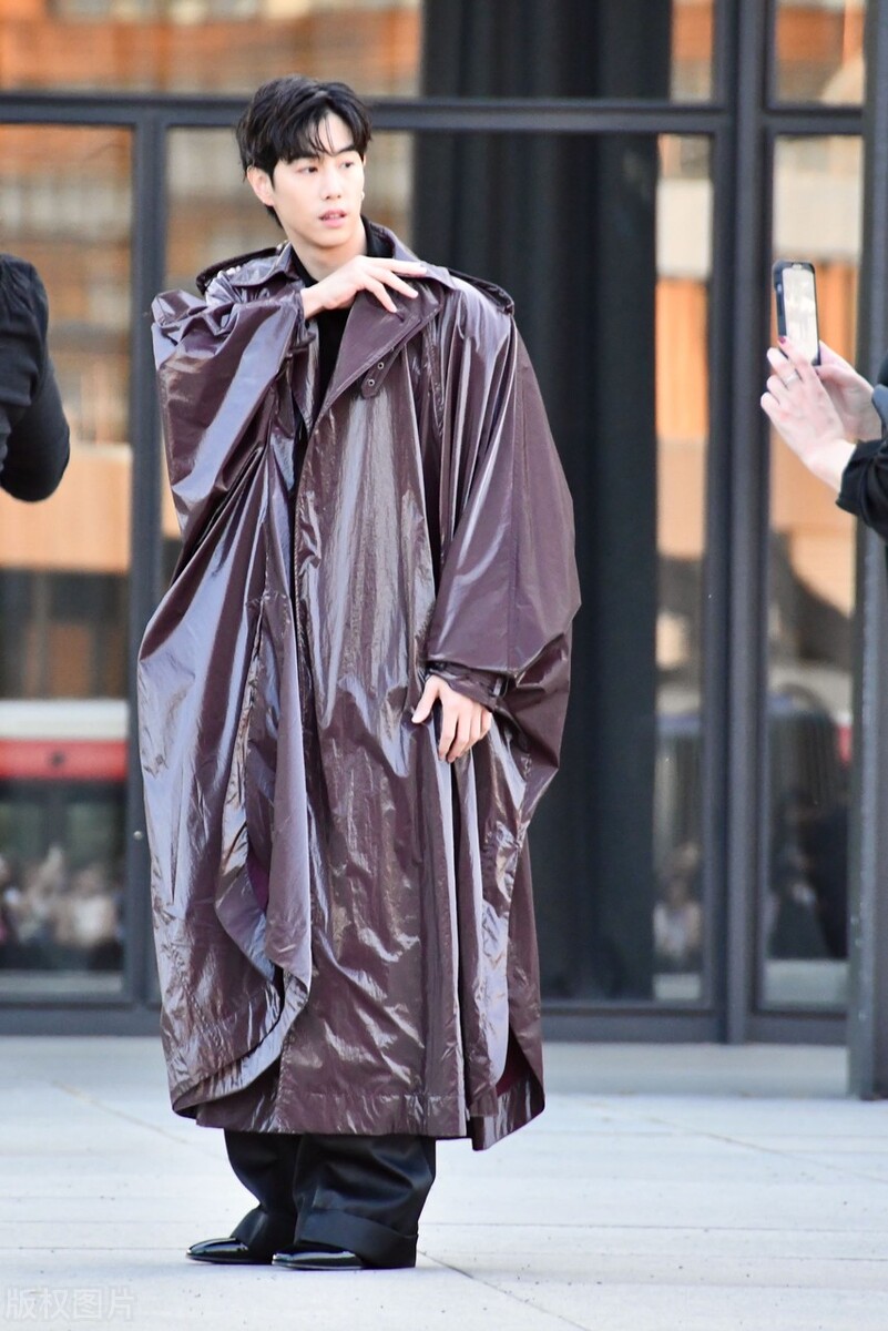 Li Yongqin is sexy and charming in the show, Duan Yien, Yin Jinghan ...