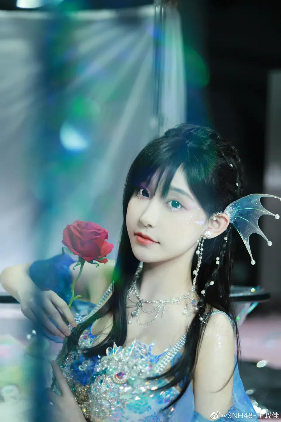 Wang Xiaojia is as cute and sweet as a elf - iNEWS