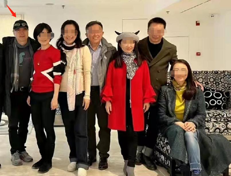 Cui Jian's recent photos have changed a lot. He is intimate with the ...