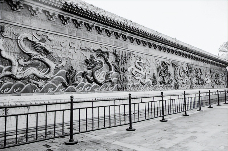 Unsolved Mysteries: The Secret Behind the Mysterious Wall - iNEWS