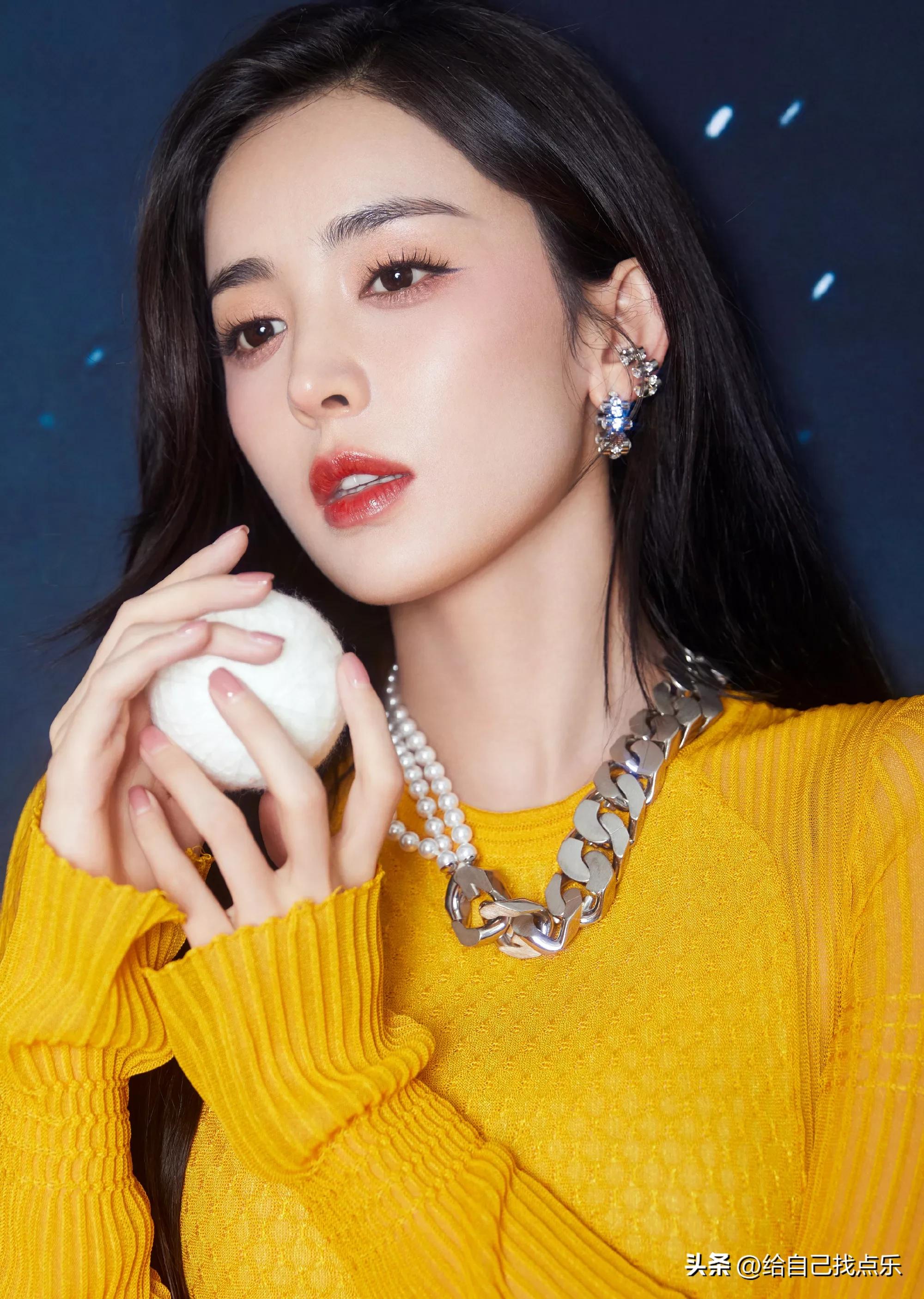 The stars twinkle and embellish the long starry sky - Guli Nazha - iMedia