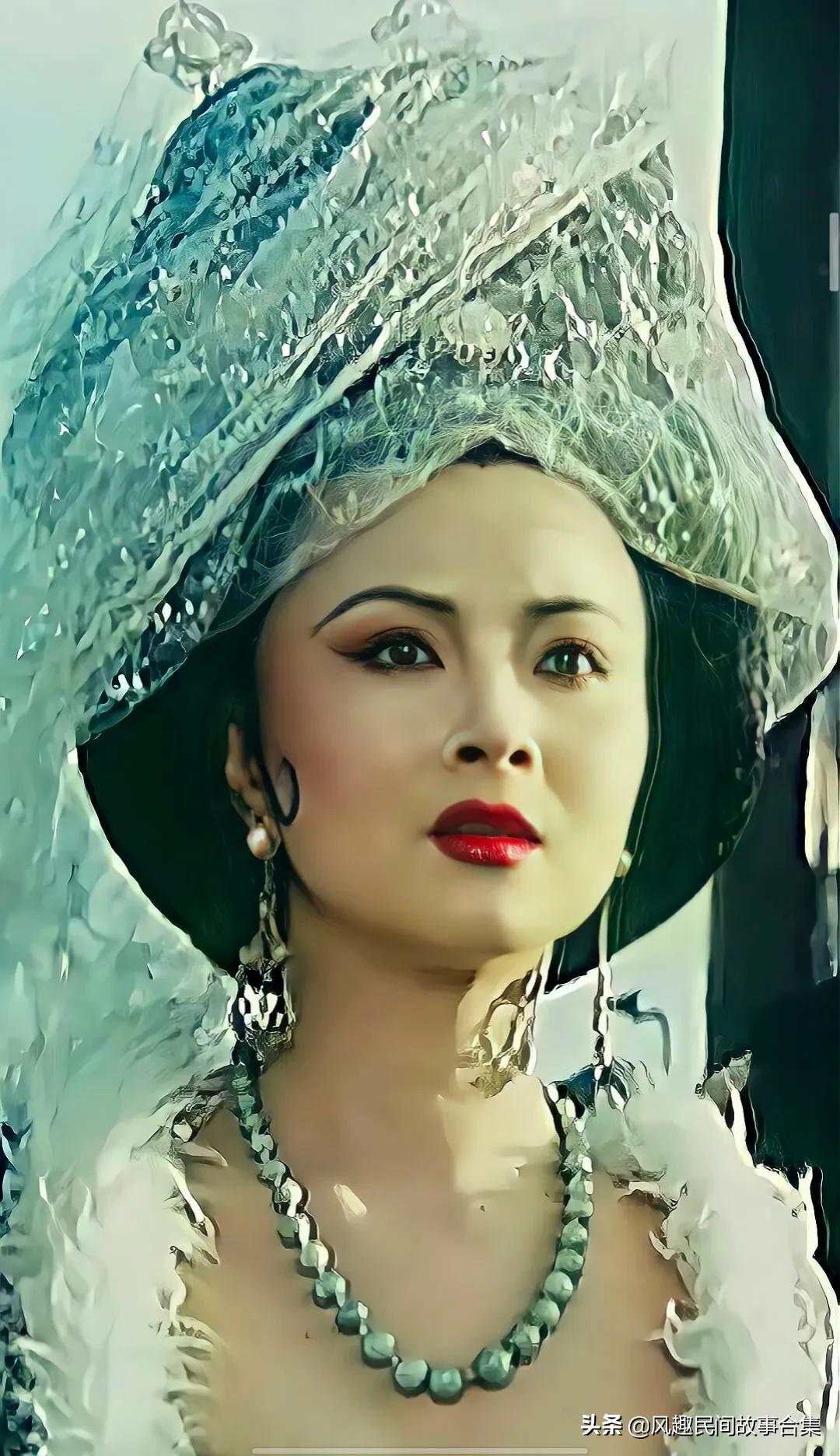 In the movie Yang Guifei, Zhou Jie plays Yang Yuhuan, with an elegant ...