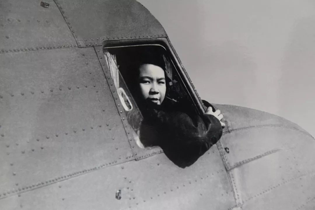 Qin Guifang: The First Generation of Female Pilots in New China - iNEWS