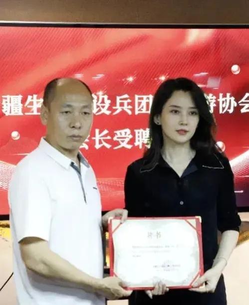 Li Qiao, a good-looking woman, responded that the netizen is the ...