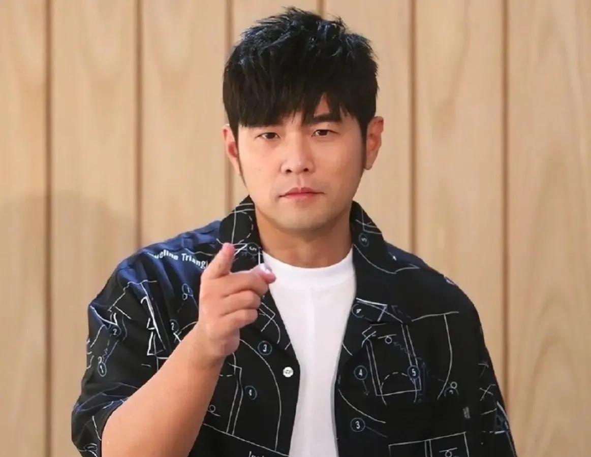 Jay Chou held a concert, invited fans to drink milk tea after the ...