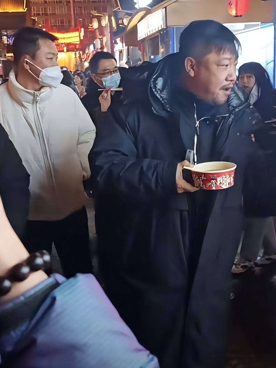 "Xujiang" Jia Bing: Eating roadside stalls with an unshaven beard, is ...