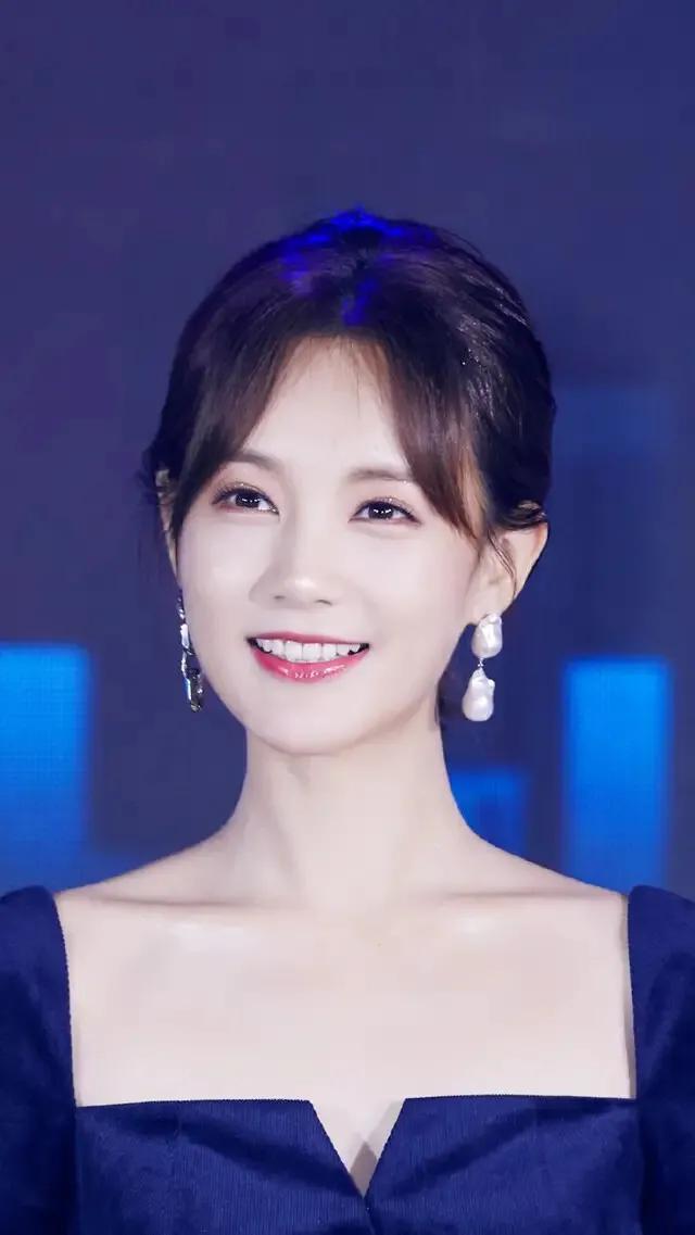 Gossip: Yang Mi, Xiang Zuo Guo Biting, Huang Jingyu, Liu Haoran, Dou Xiao, He Chaolian, Huang ...