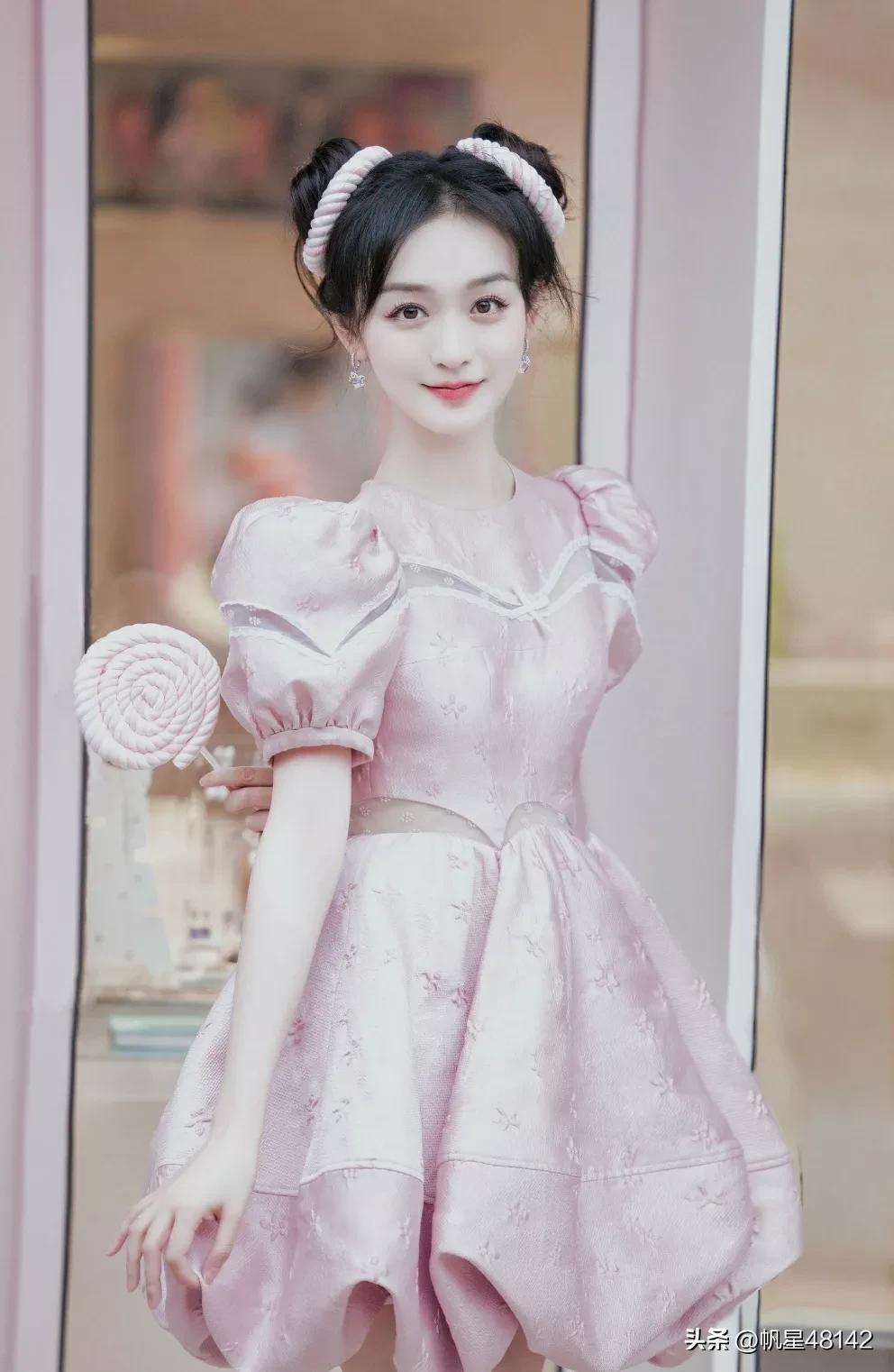 He Hongshan: The Treasure Girl Among the Villains - iMedia