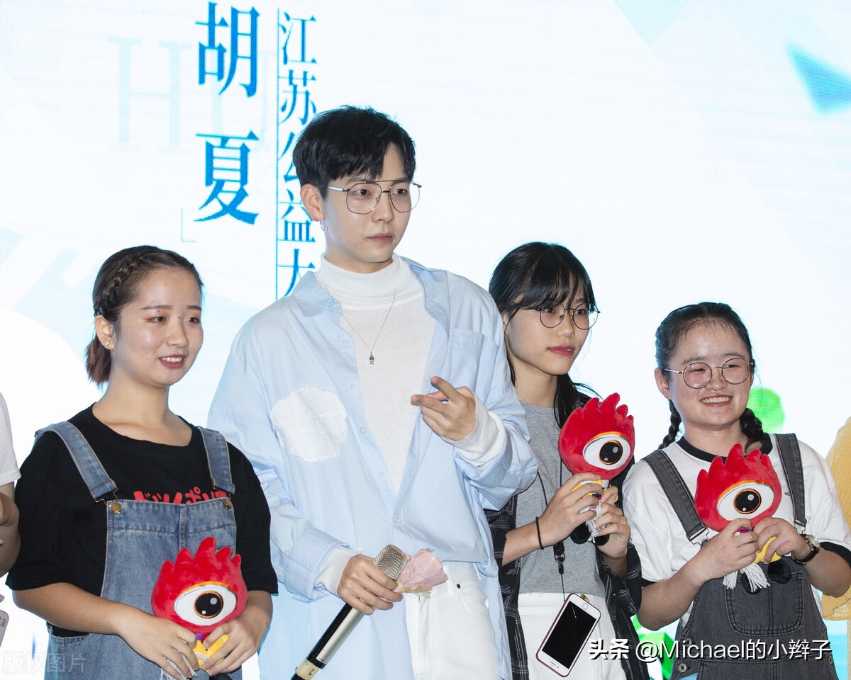 Hu Xia, who became popular in "Those Years", how about her singing ...