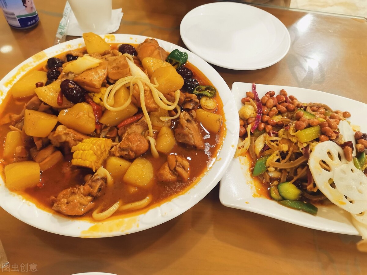 Home-cooked method of braised carp, cheat sheet of shredded pork - iNEWS