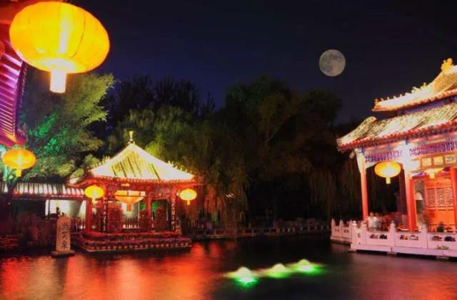 Moonlit Night in Spring City (Modern Poetry) - iNEWS