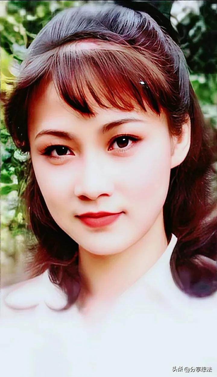 Ouyang Peishan star wallpaper! - iNEWS