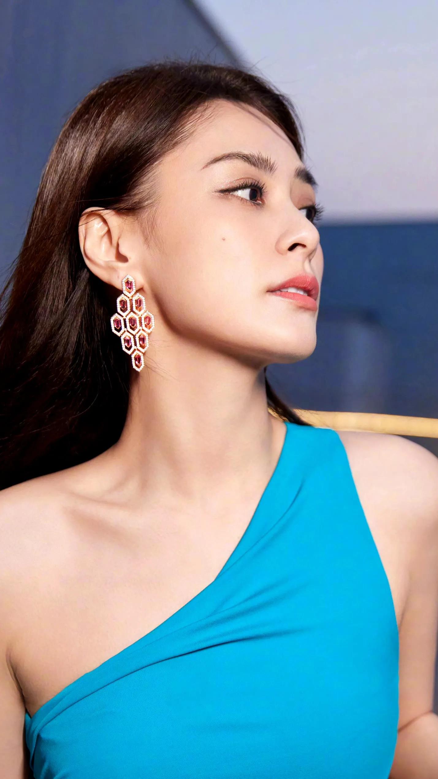 Gillian Chung Choi Charlene 230605 Exquisite Atlas - iMedia