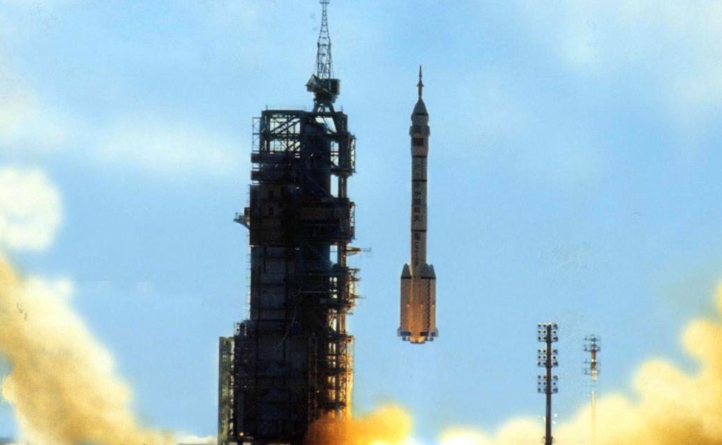 Yang Liwei heard a mysterious knock on the door in outer space, and the ...