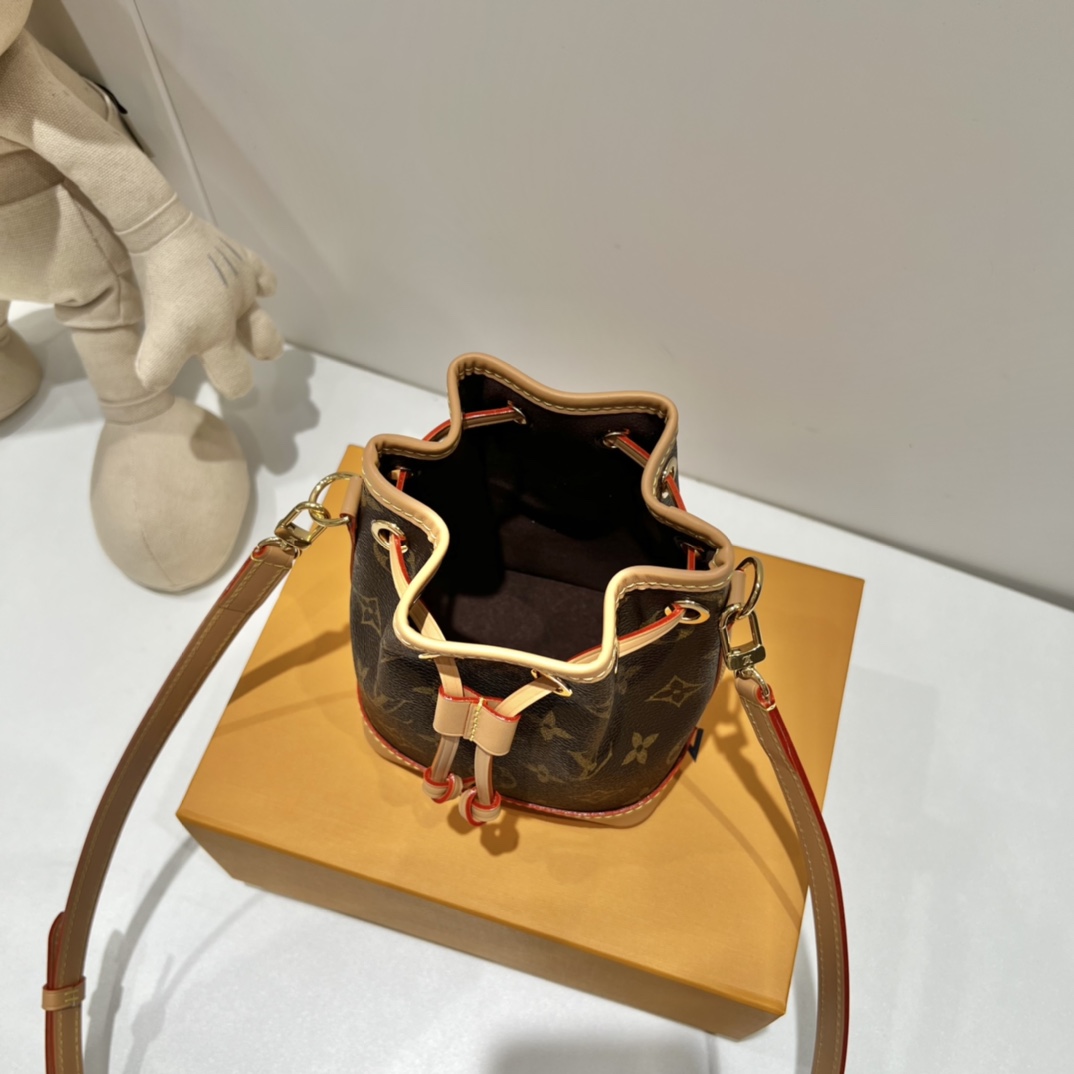 lv louis vuitton bag - iMedia