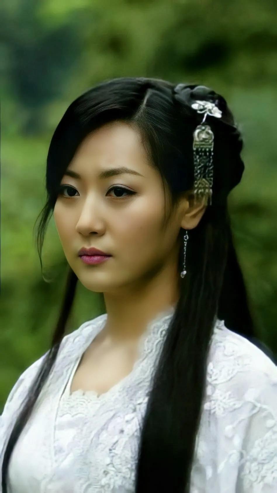 Bai Bing is so beautiful, more recognizable characters would be more ...
