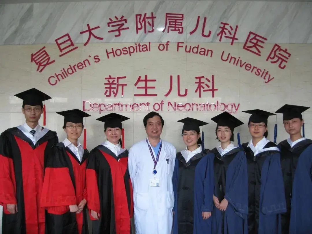 A famous doctor from Wenzhou!he is famous in shanghai - iNEWS