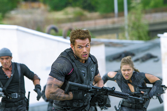 The 4 muscular men in "The Expendables 3": Jet Li is at the bottom ...