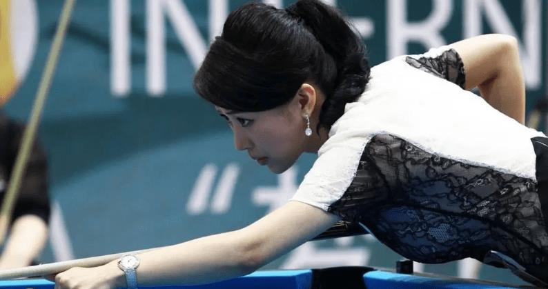 Pan Xiaoting was revealed to be in a new relationship! She has a hot and charming body, and her ...