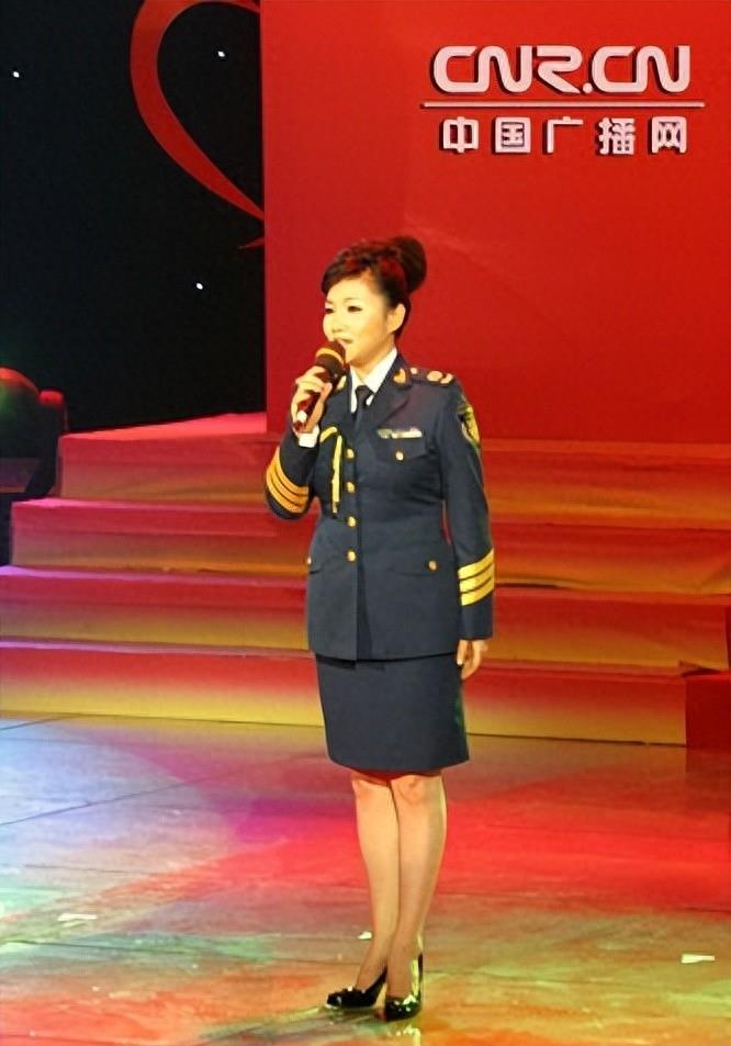 Three plump and sweet-looking military female singers, who do you like ...