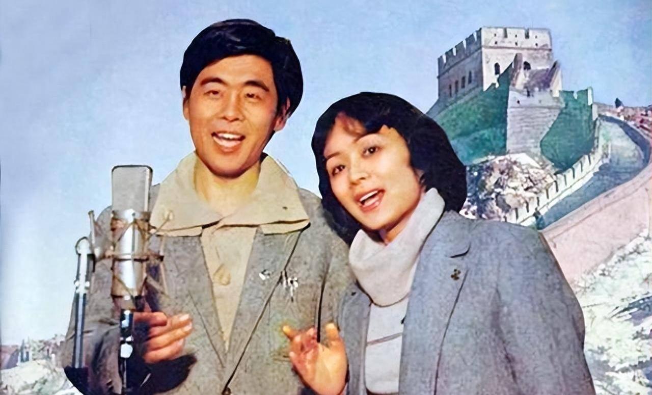 Four of the most popular male and female vocal duos in the 1980s, one ...