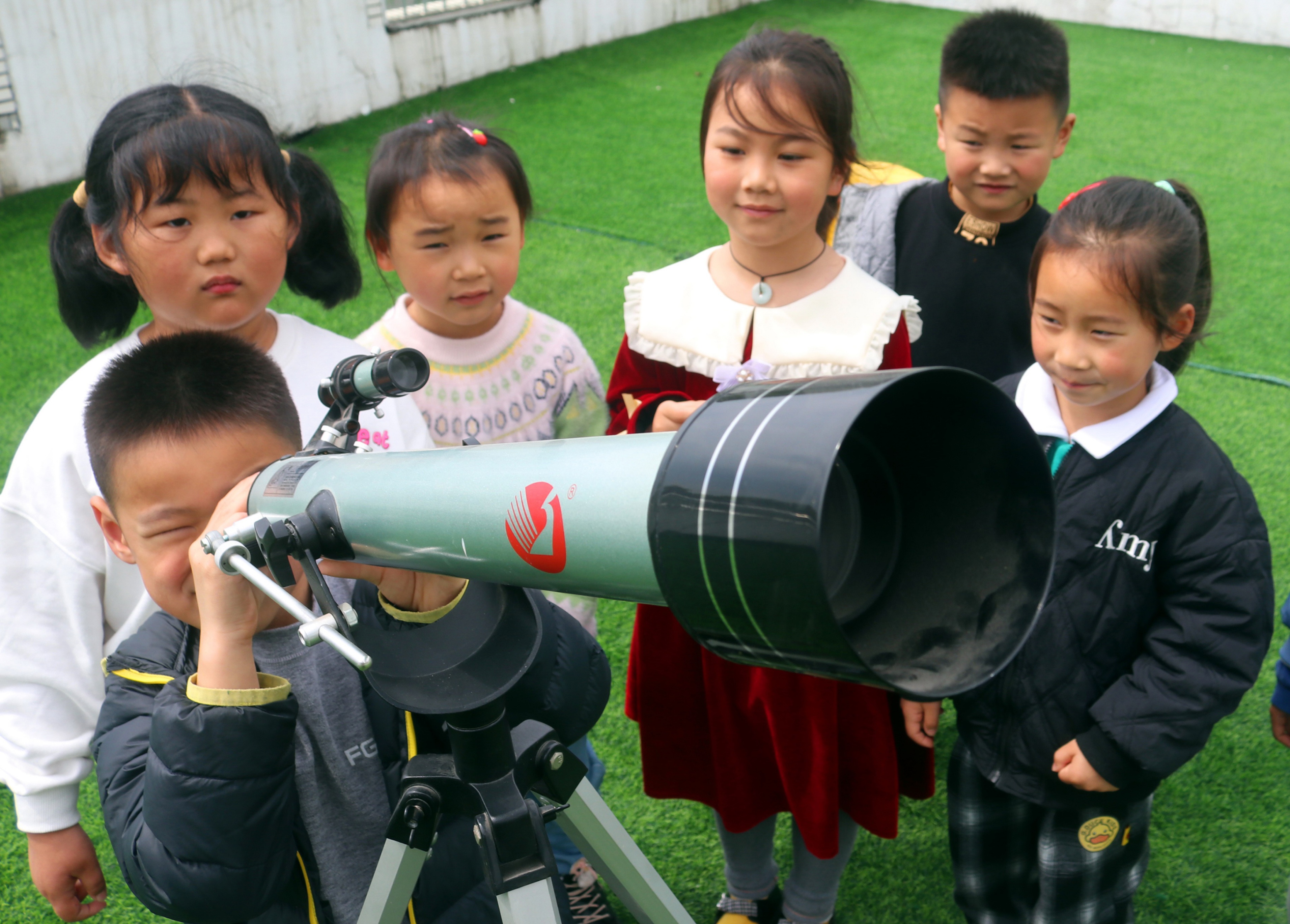 Pay attention to the learning of astronomical science knowledge and ...