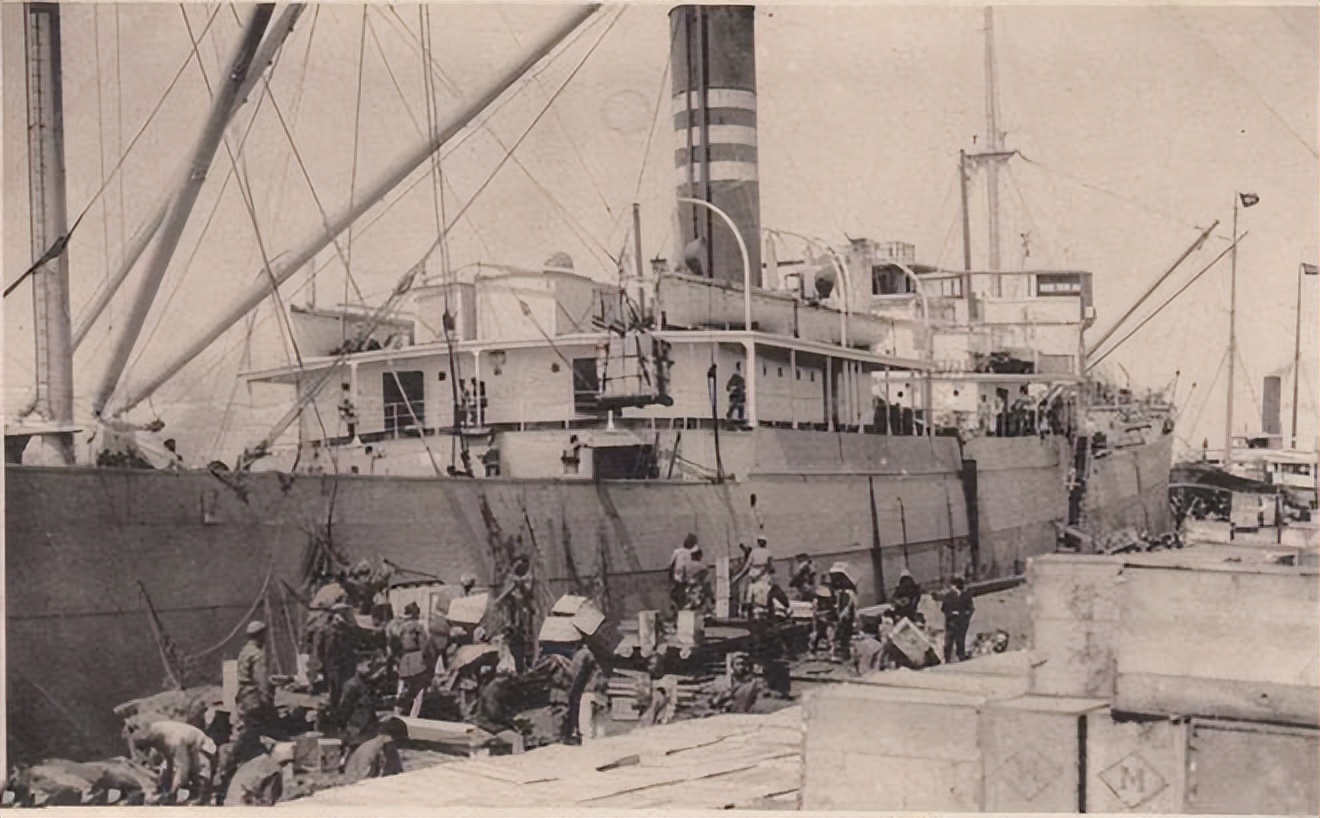 Old photos of Dalian Port in the 1920s - iNEWS