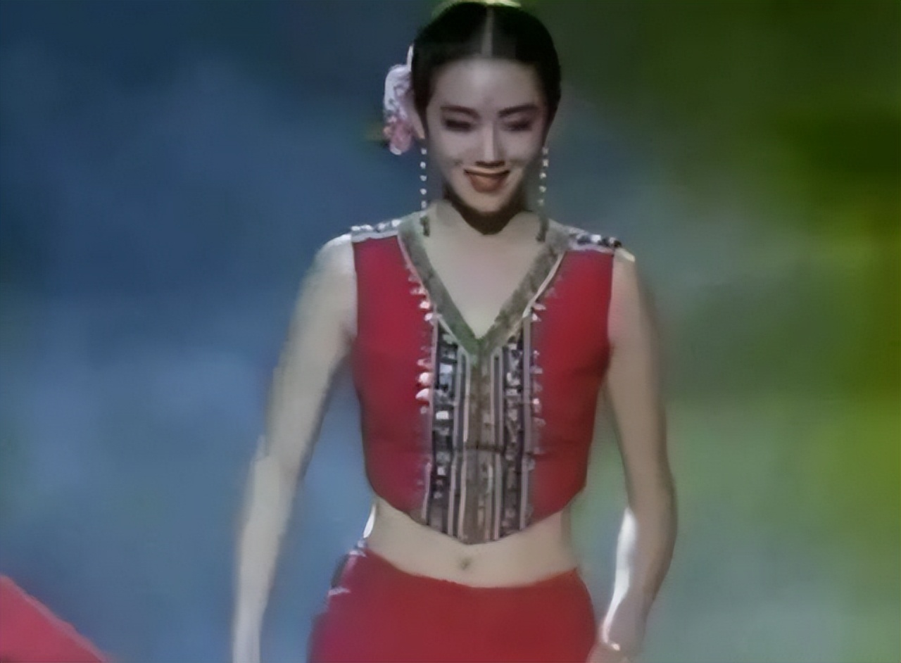 Yang Liping sparked a discussion that the chaos in her private life was all served by male ...