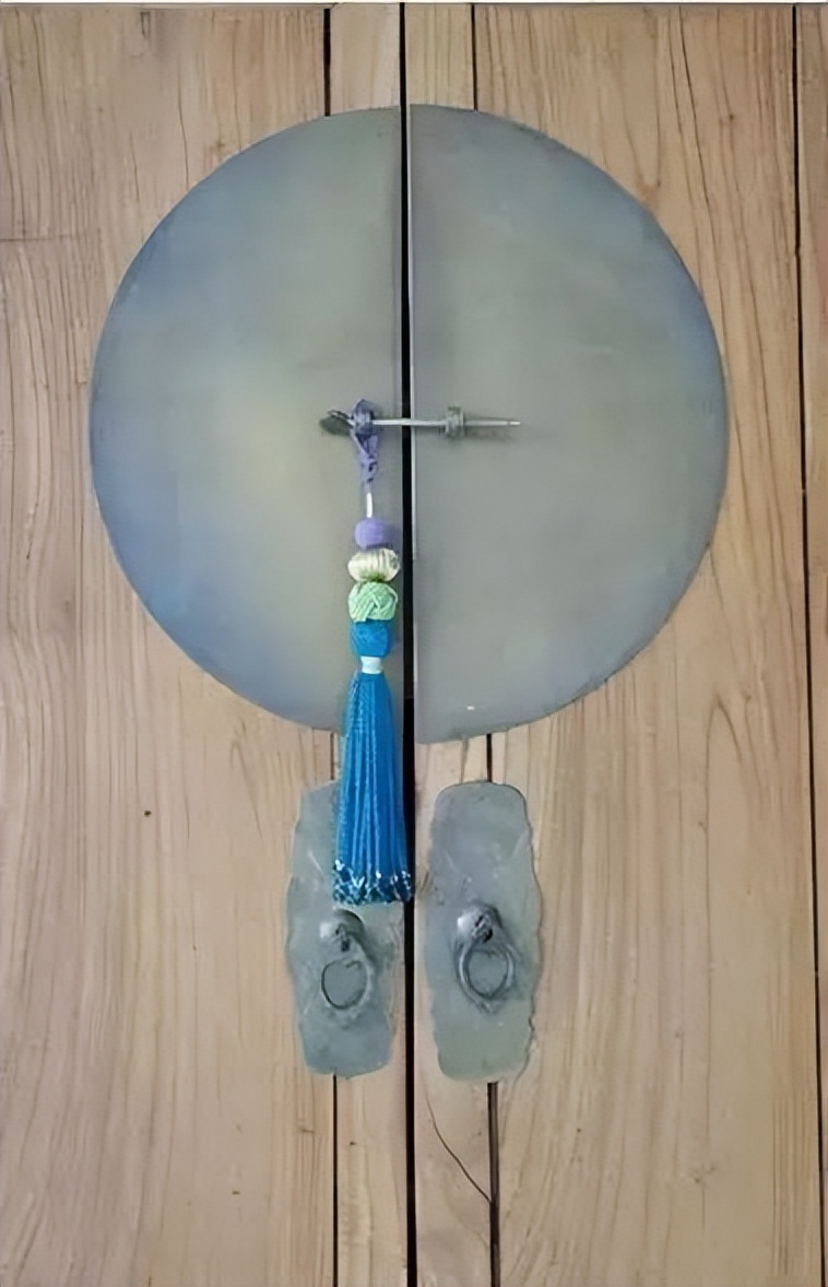 Ancient Chinese locks: a beautiful view on the door - iNEWS