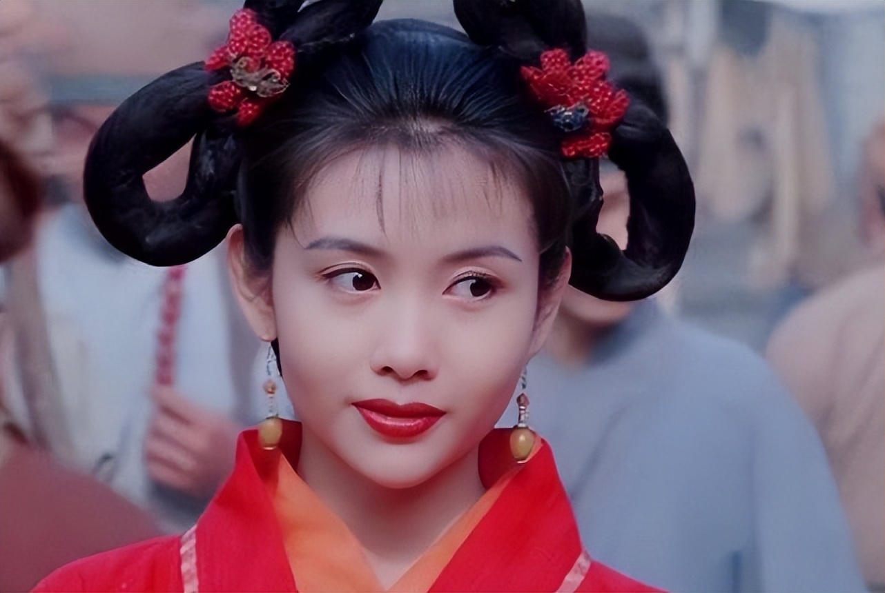 Wu Junrusha took a group photo with Qiu Shuzhen's third daughter, the ...