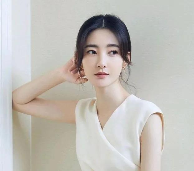 Gossip: Jay Chou, Wu Lei, Zhao Lusi, Zheng Shuang, Deng Lun, Liu Yun ...