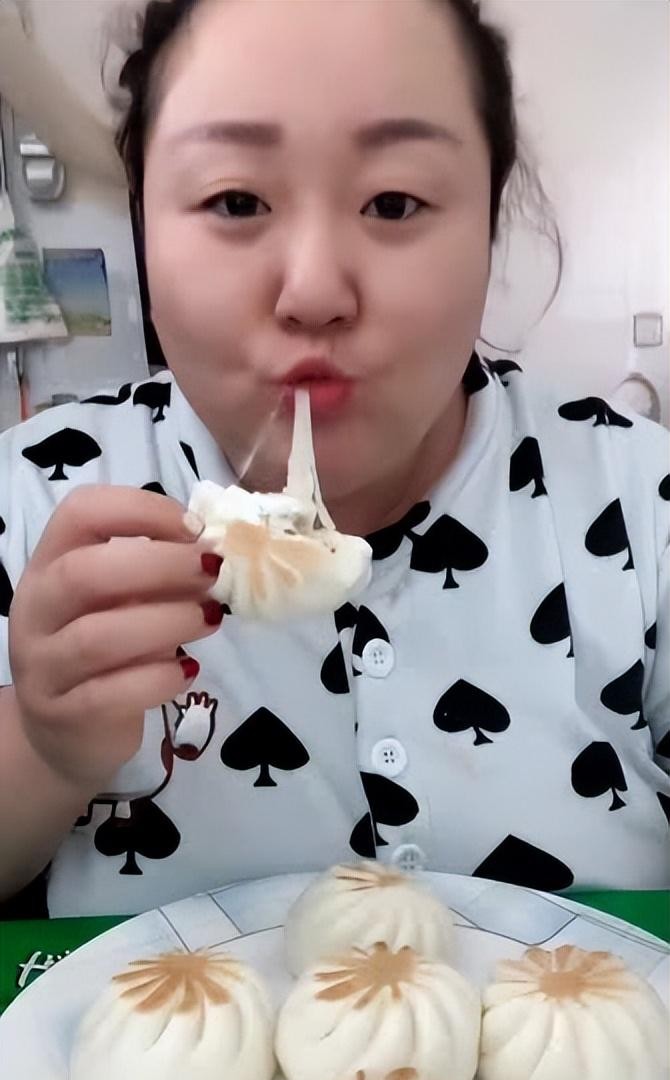 In 2019, a fat Beijing girl gained tens of millions of fans through ...
