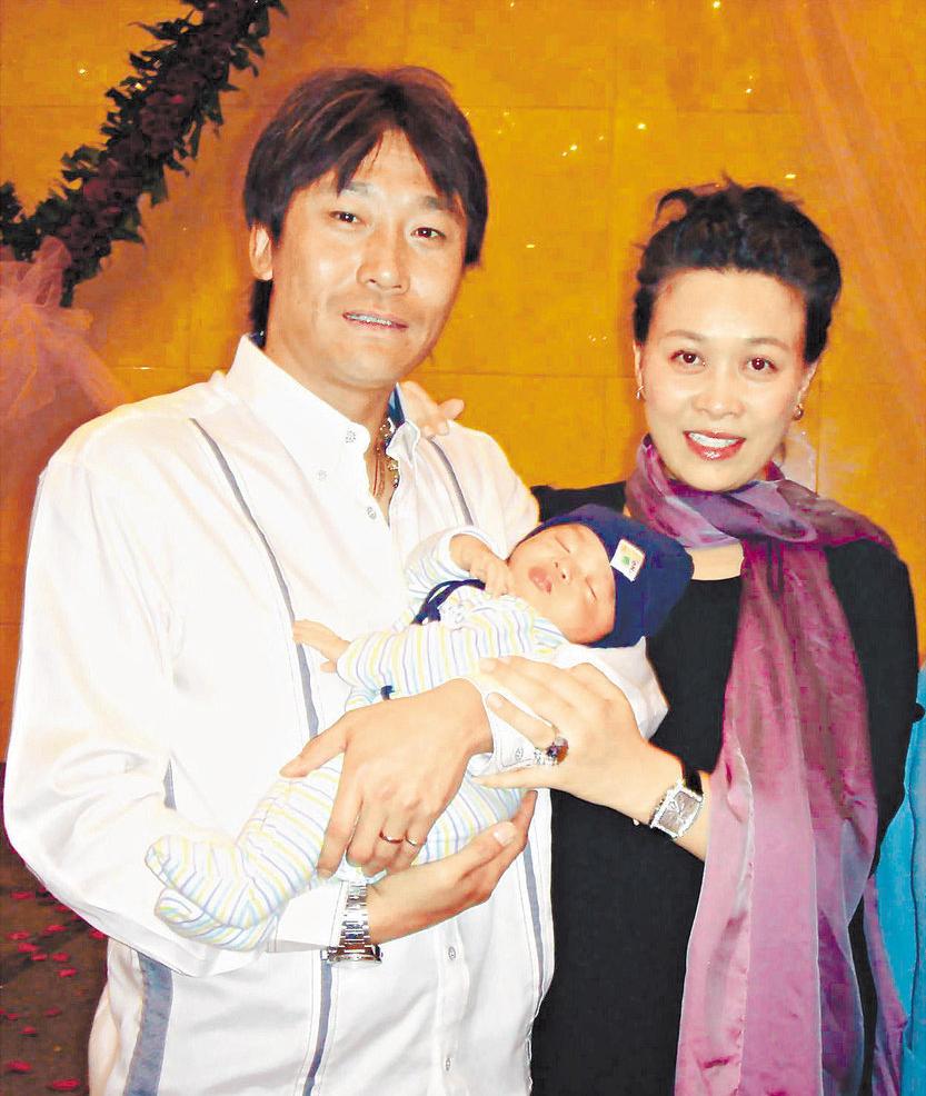 52-year-old Gao Feng celebrated his birthday with a family portrait ...