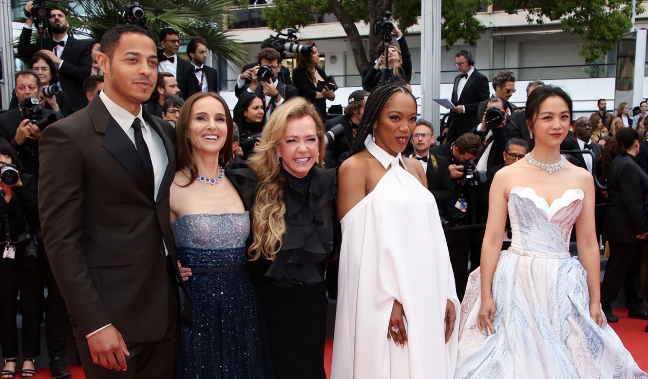 Tang Wei treated differently? Walking on the red carpet in Cannes was ...