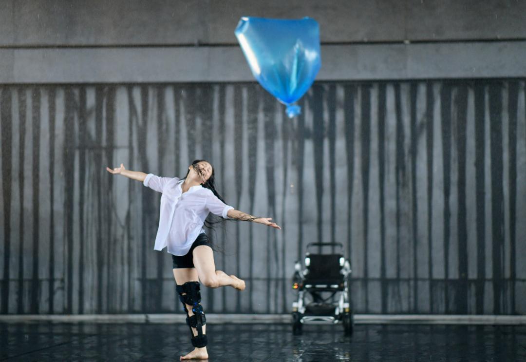 Gao Yanjinzi and her dance company must dance - iNEWS