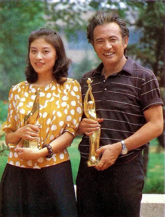 Yue Hong: At the age of 28, she gave birth to her daughter and was ...