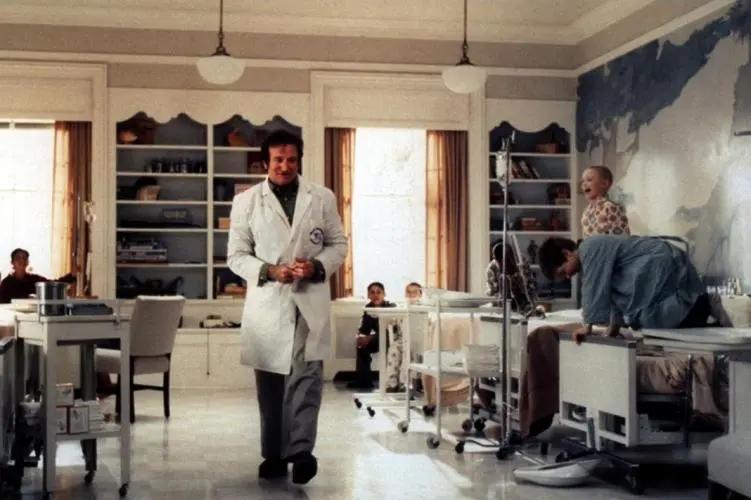 Medical treatment cannot just be treatment. This American movie tells ...