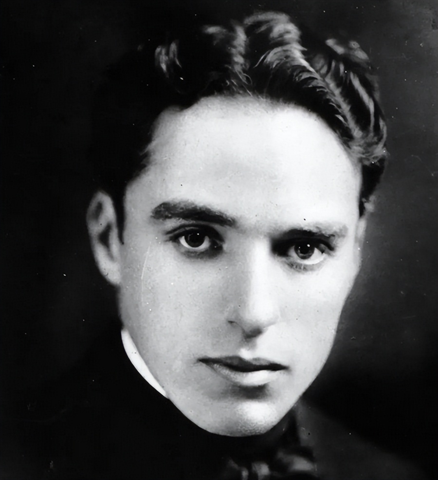 Behind the Comedy Heroes: Charlie Chaplin and the Emotional Resonance ...