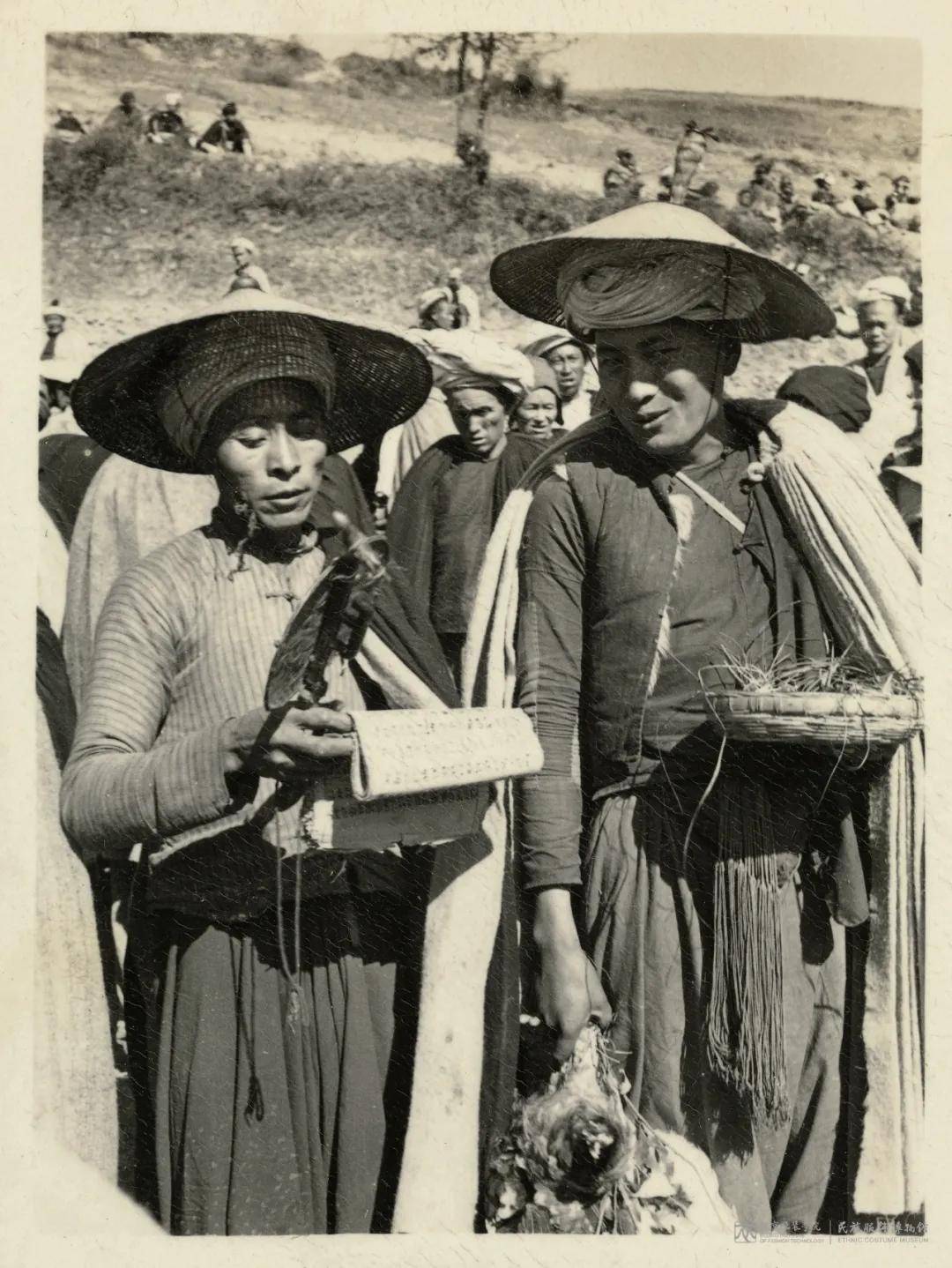 Precious collection of photos of Yi people (photographed by Zhuang ...